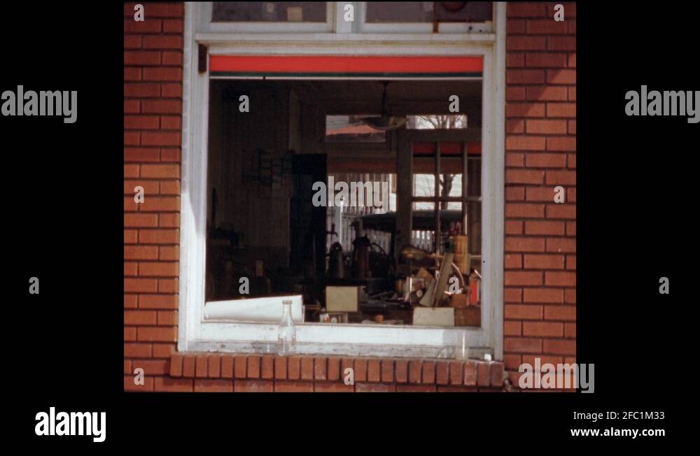 Display window 1950s Stock Videos & Footage - HD and 4K Video Clips - Alamy