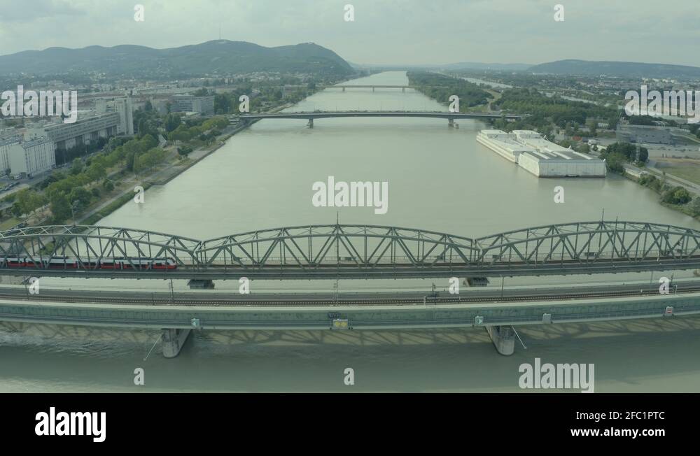Wien bridge Stock Videos & Footage - HD and 4K Video Clips - Alamy