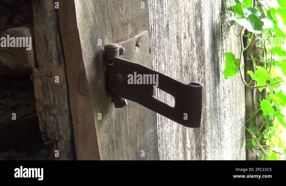 Retro locker Stock Videos & Footage - HD and 4K Video Clips - Alamy