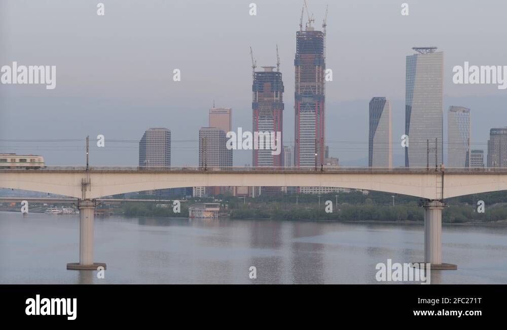 Metro train on bridge Stock Videos & Footage - HD and 4K Video Clips ...