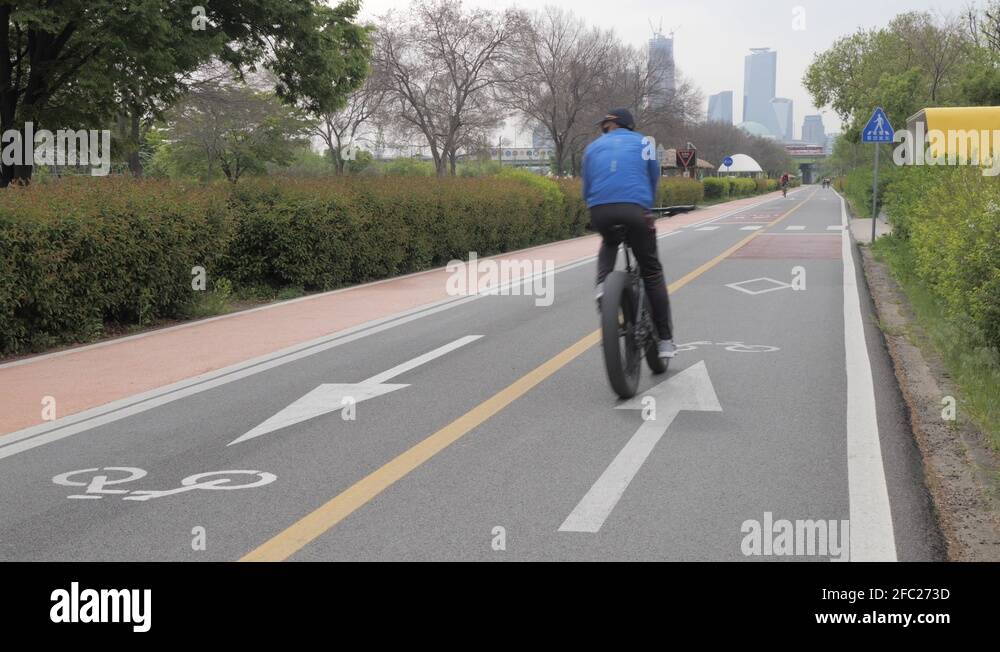 Cycling arrow Stock Videos & Footage - HD and 4K Video Clips - Alamy