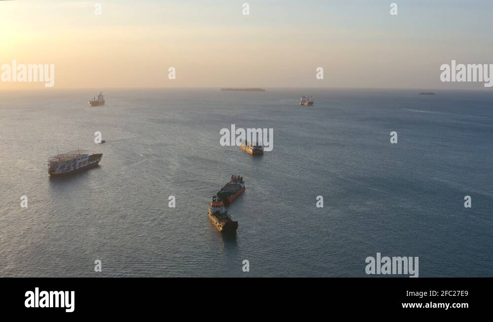 Extreme wide view Stock Videos & Footage - HD and 4K Video Clips - Alamy