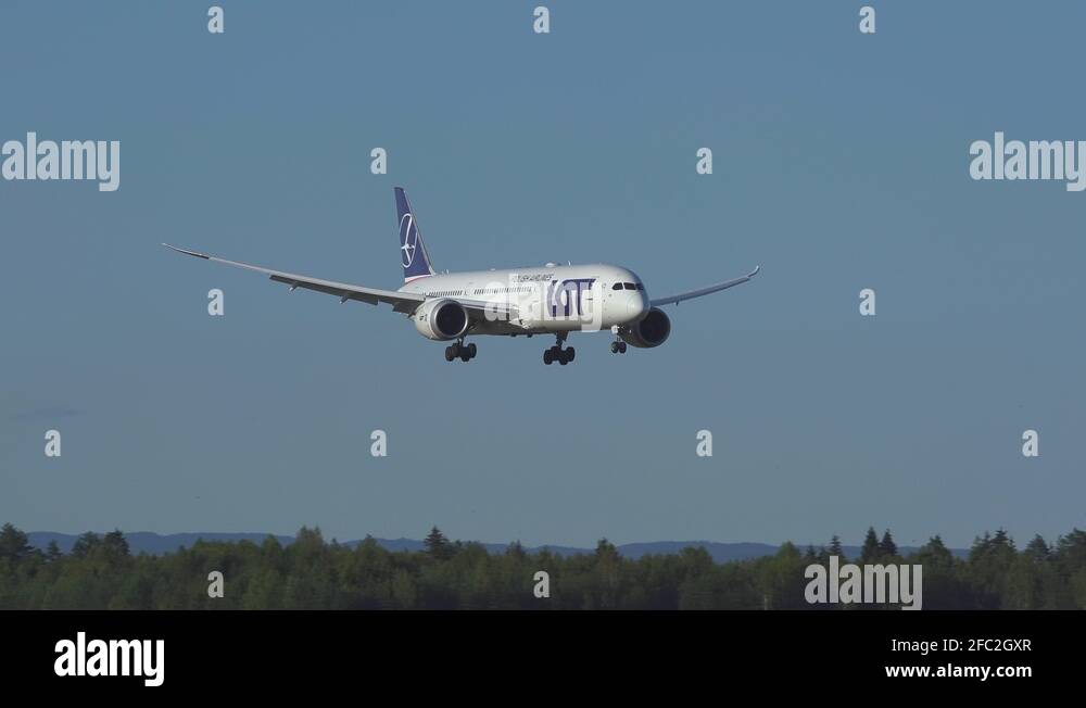 Boeing 787 dreamliner side view Stock Videos & Footage - HD and 4K ...