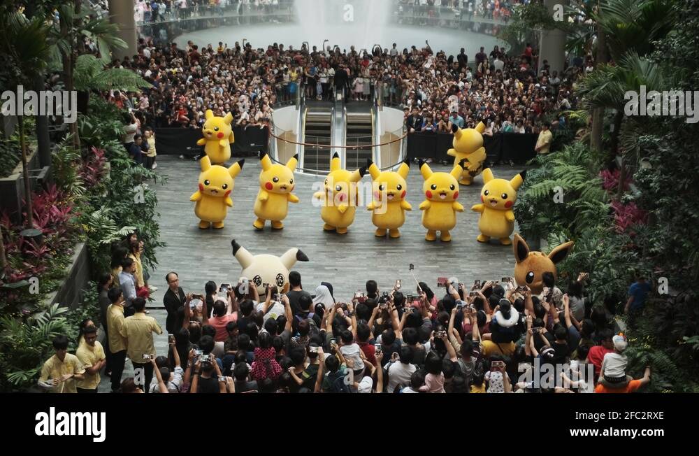 Pikachu, Eevee and Mimikyu Pokemon Dance Performance at Jewel Changi ...