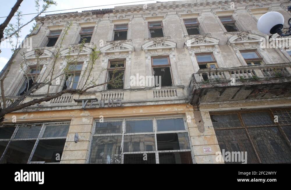 Buildings crumbling Stock Videos & Footage - HD and 4K Video Clips - Alamy