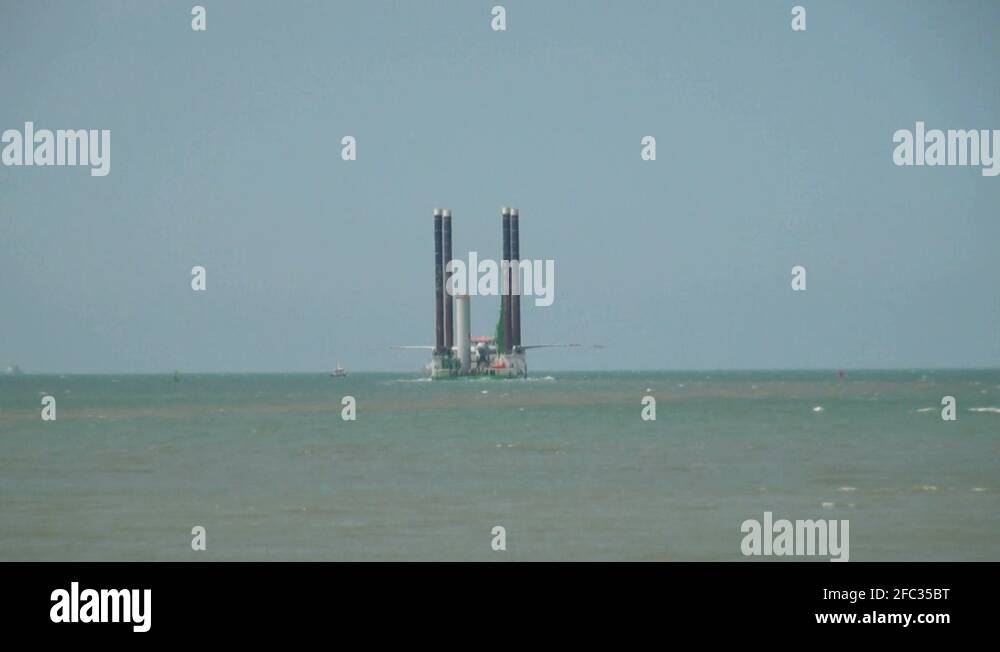 Floating oil rig Stock Videos & Footage - HD and 4K Video Clips - Alamy