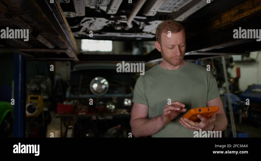 Mechanic fixing vehicle Stock Videos & Footage - HD and 4K Video Clips ...