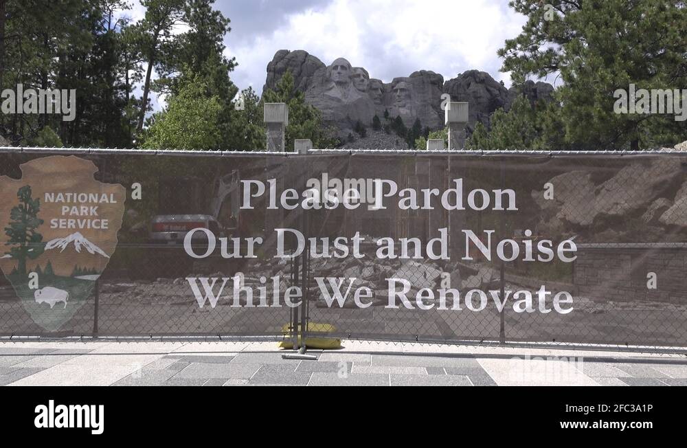 Please pardon our mess sign during construction at Mount Rushmore 4k ...