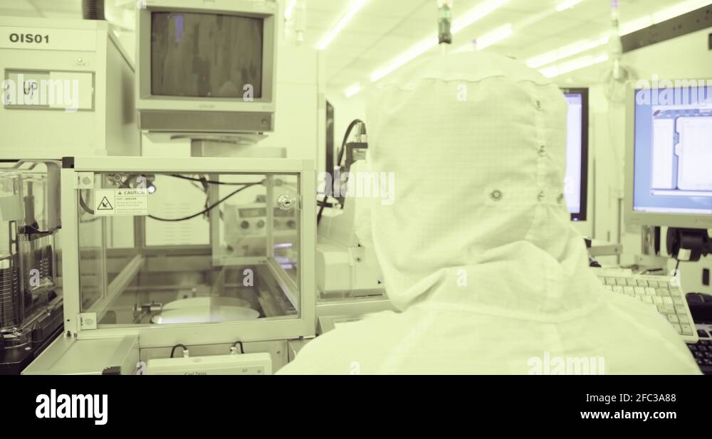 Clean room manufacturing of silicon wafers for the semiconductors ...