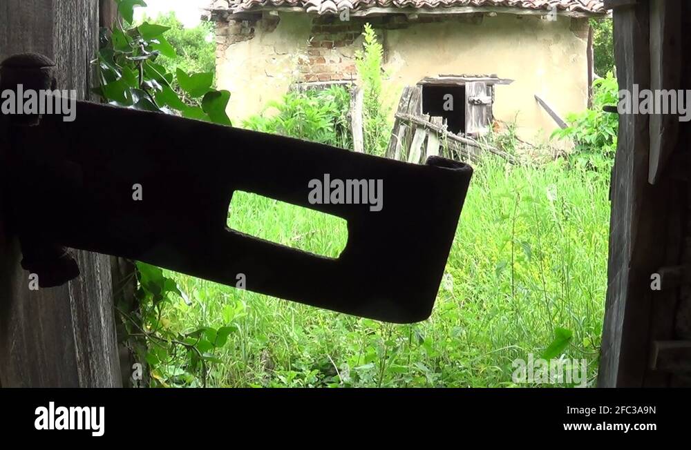 Broken locker Stock Videos & Footage - HD and 4K Video Clips - Alamy