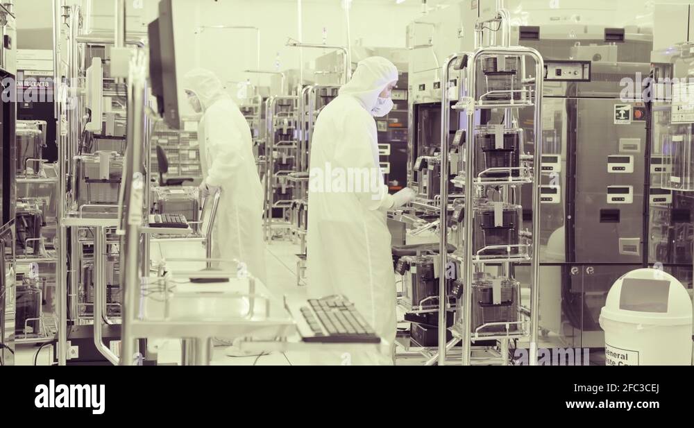 Clean room manufacturing of silicon wafers for the semiconductors ...