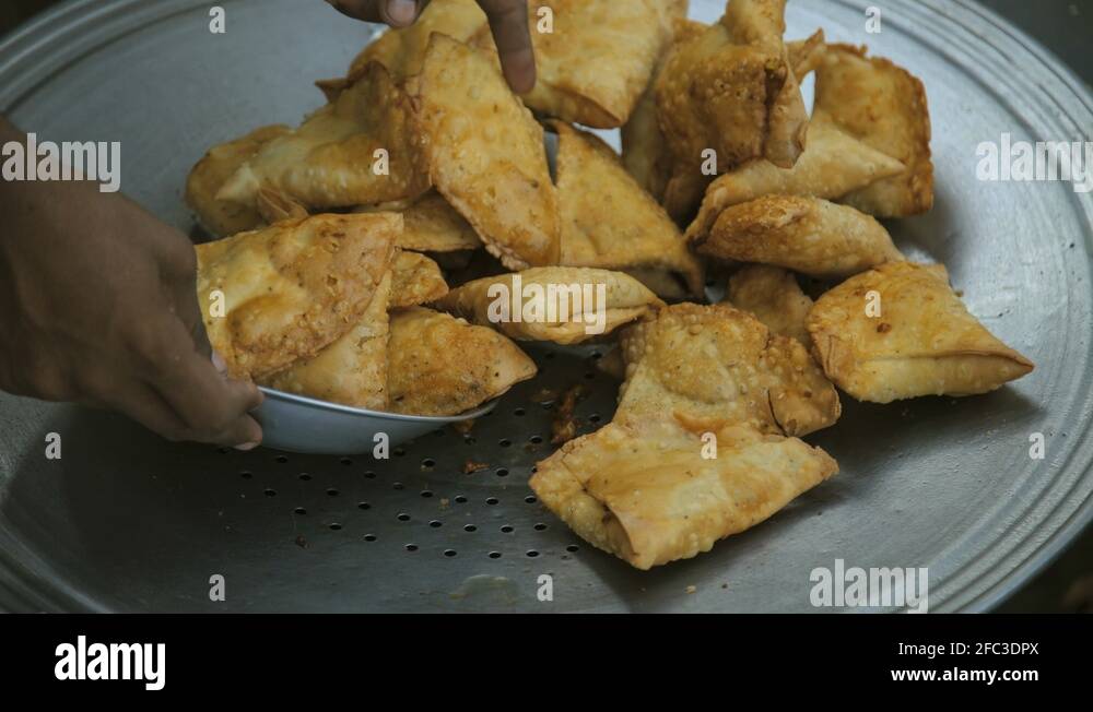 Karachi samosa Stock Videos & Footage - HD and 4K Video Clips - Alamy