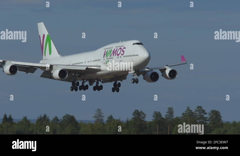 747 wheels Stock Videos & Footage - HD and 4K Video Clips - Alamy