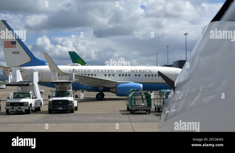 Boeing 737 airplane Stock Videos & Footage - HD and 4K Video Clips - Alamy