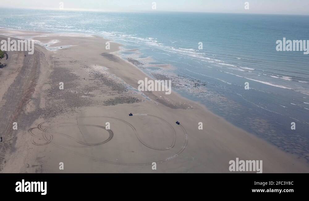 Two point anchor Stock Videos & Footage - HD and 4K Video Clips - Alamy