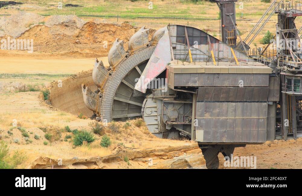 Mining giant bucket wheel excavator Stock Videos & Footage - HD and 4K ...