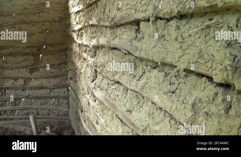 Straw mud hut Stock Videos & Footage - HD and 4K Video Clips - Alamy