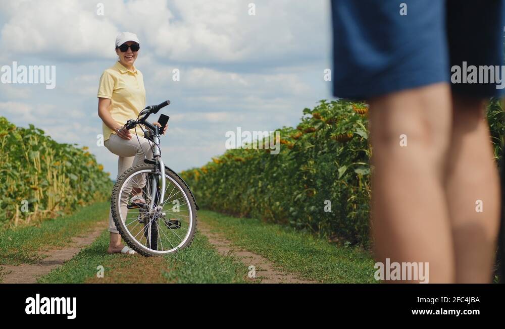 Meet by chance Stock Videos & Footage - HD and 4K Video Clips - Alamy