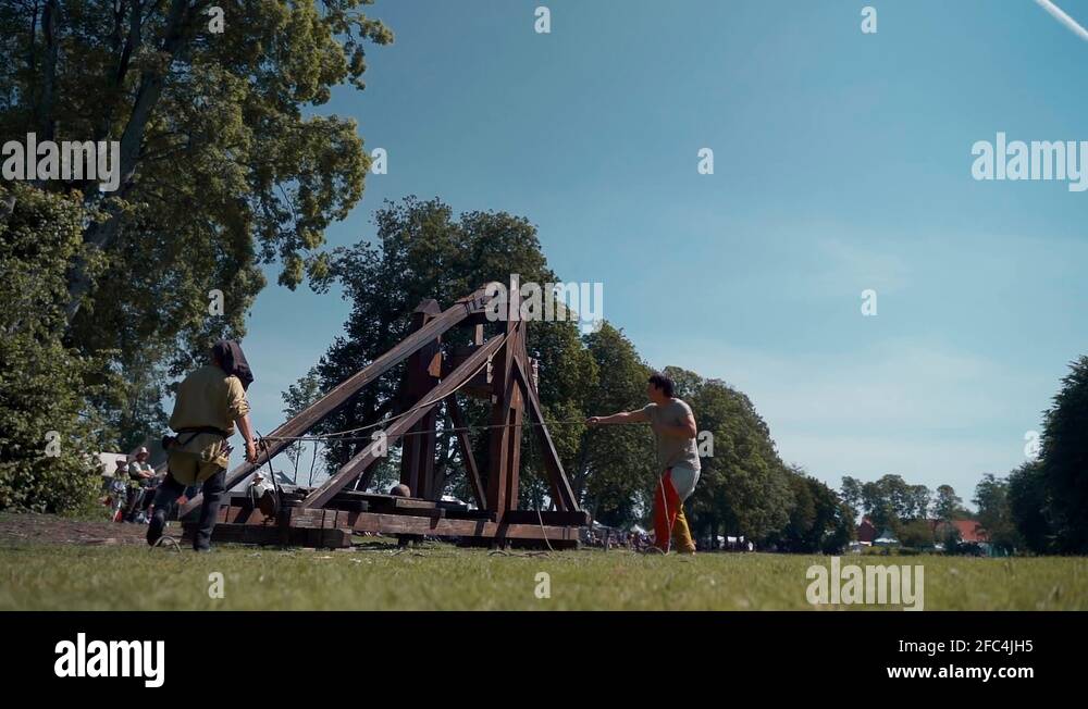 Medieval catapult Stock Videos & Footage - HD and 4K Video Clips - Alamy