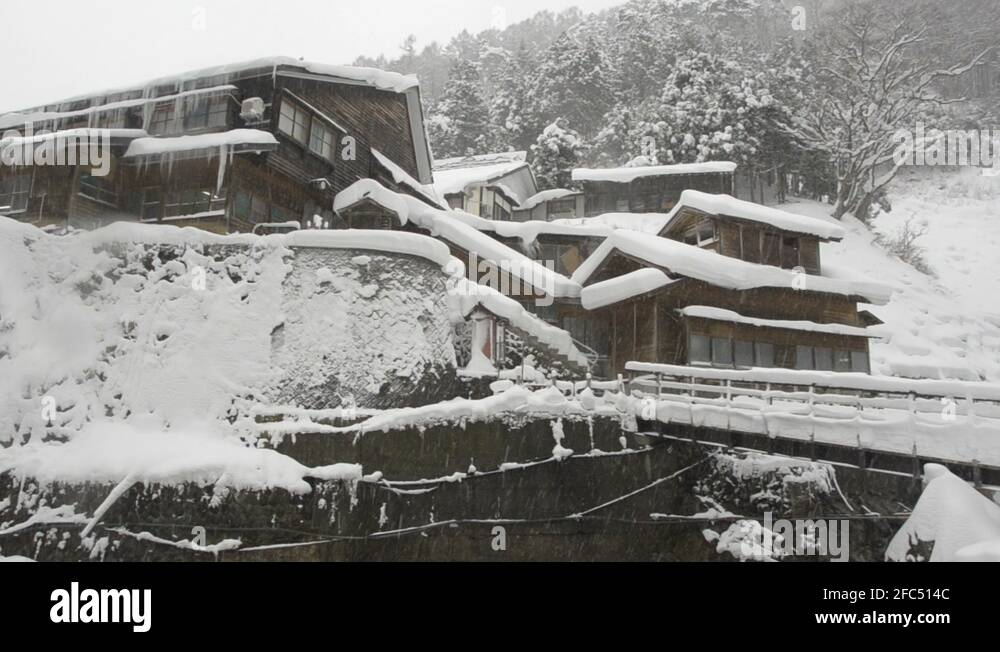 Traditional Japanese hot-spring bath house, Jigokudani, Nagano, Japan ...