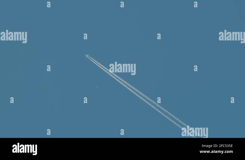 Plane high Stock Videos & Footage - HD and 4K Video Clips - Alamy