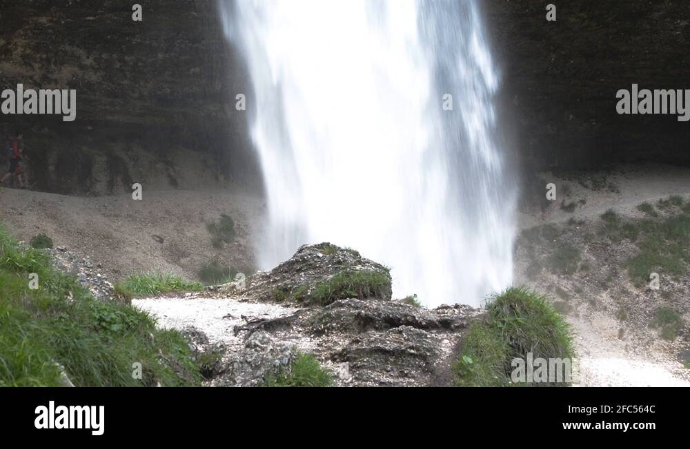 White overhang Stock Videos & Footage - HD and 4K Video Clips - Alamy