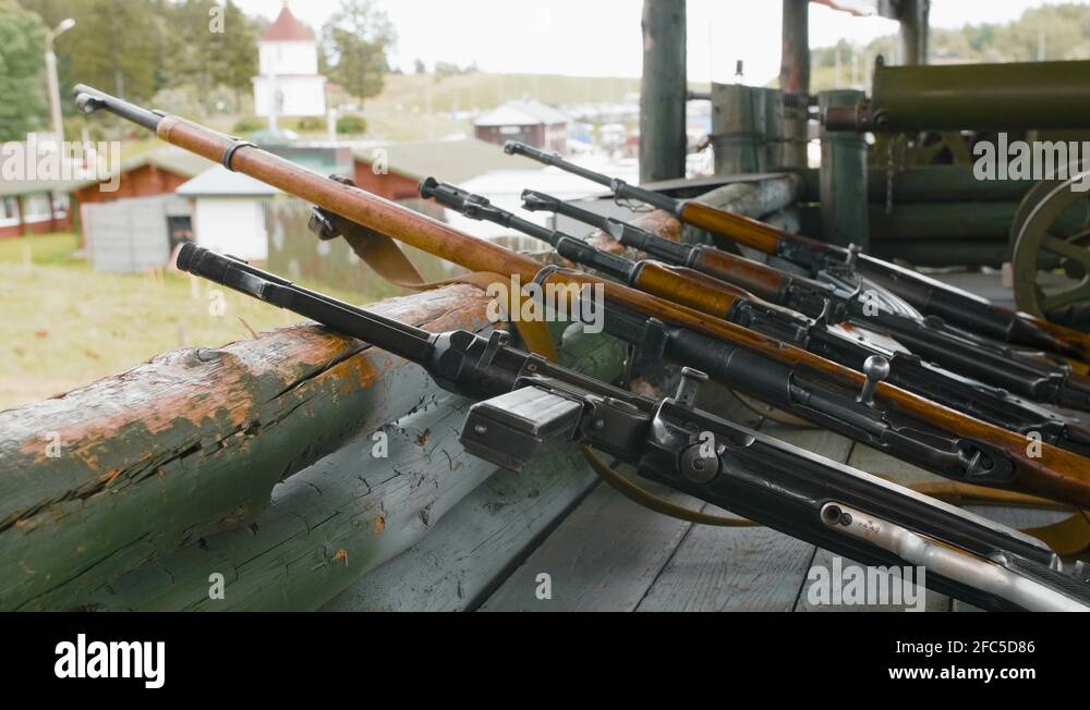 Machine guns weapons Stock Videos & Footage - HD and 4K Video Clips - Alamy