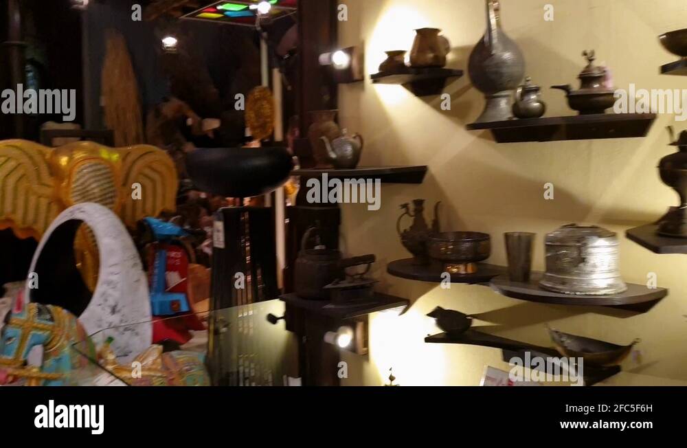 Antiques display Stock Videos & Footage - HD and 4K Video Clips - Alamy