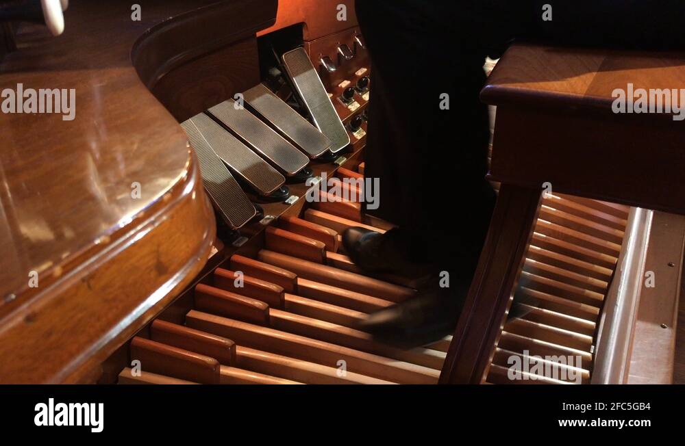Pipe organ player Stock Videos & Footage - HD and 4K Video Clips - Alamy