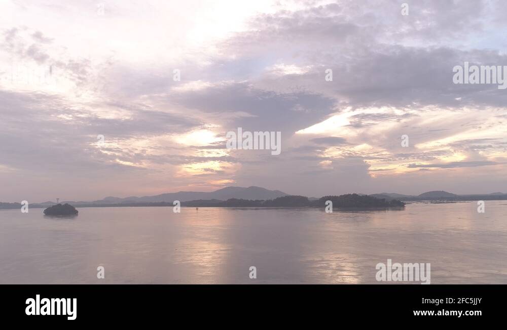 White cloud river Stock Videos & Footage - HD and 4K Video Clips - Alamy