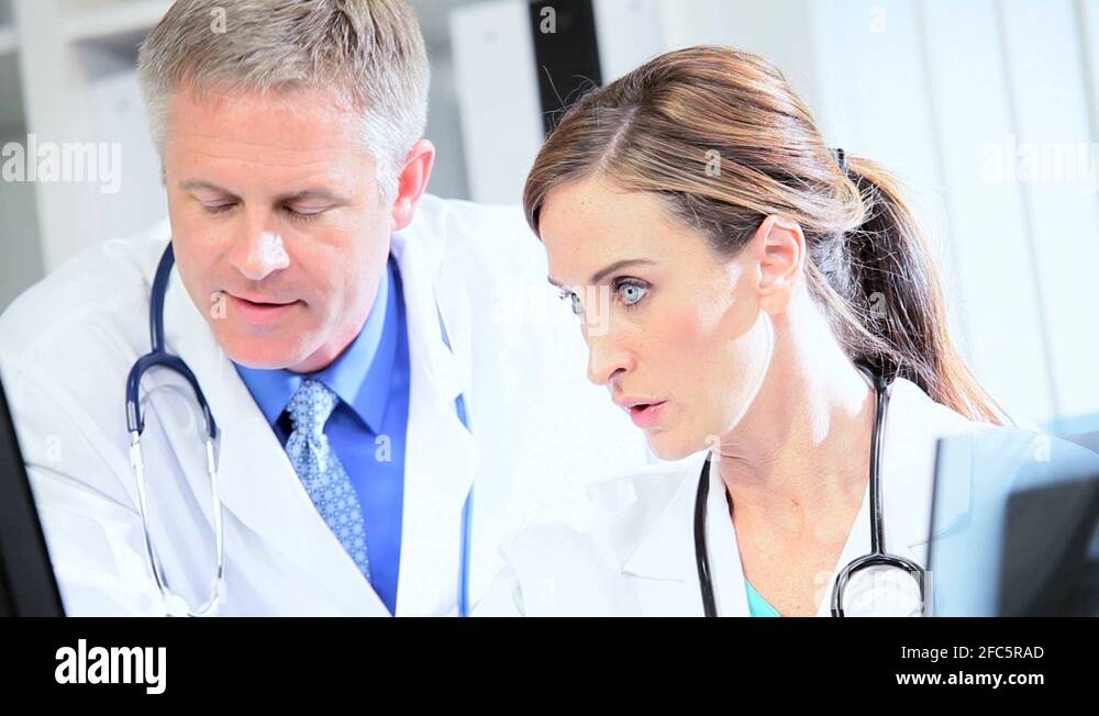 Hospital Doctors Using X-Ray with Computer Stock Video Footage - Alamy