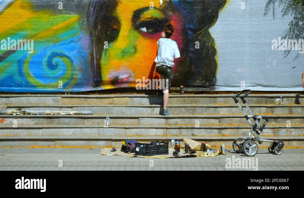 Amy Winehouse street art in the making, beautiful graffiti portrait ...