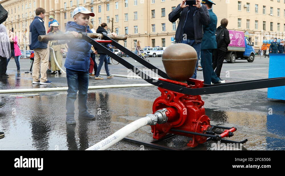 Pump pump square Stock Videos & Footage - HD and 4K Video Clips - Alamy