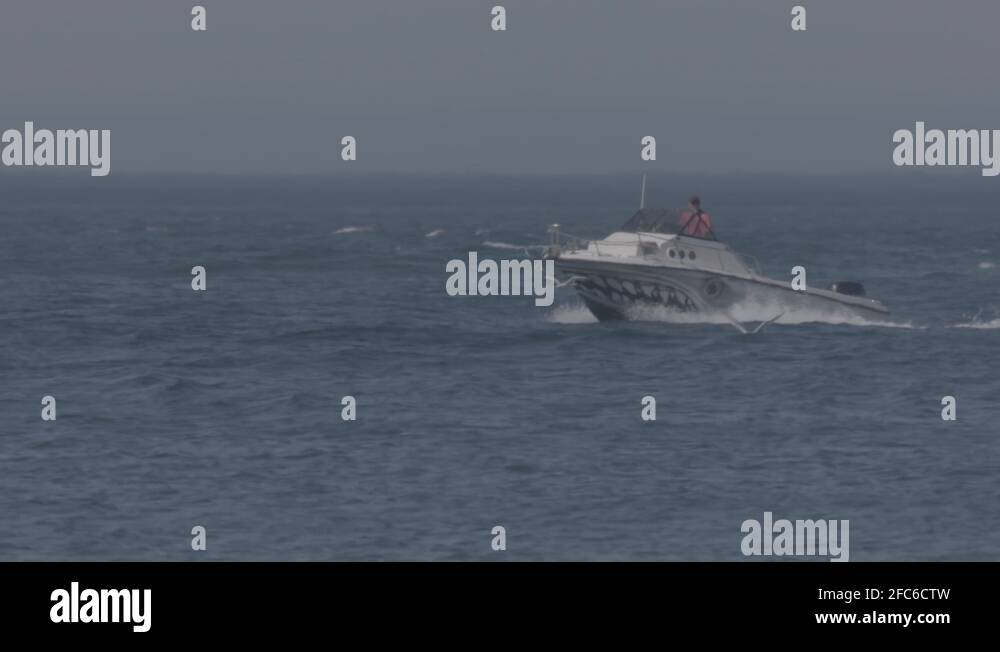 Ocean racing boat Stock Videos & Footage - HD and 4K Video Clips - Alamy