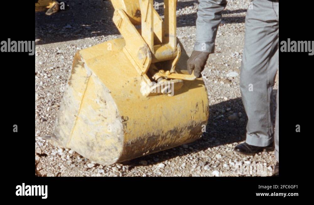 Backhoe bucket Stock Videos & Footage - HD and 4K Video Clips - Alamy
