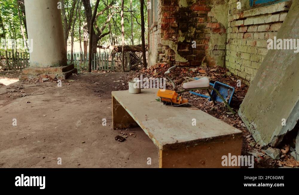 Radioactive house Stock Videos & Footage - HD and 4K Video Clips - Alamy