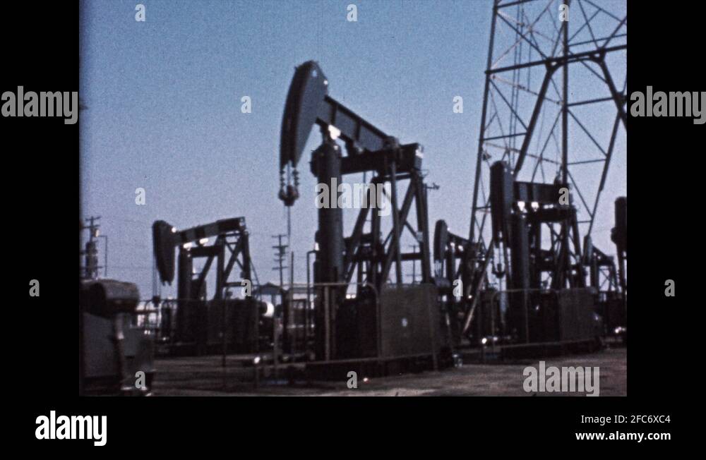 Oil well pump ocean Stock Videos & Footage - HD and 4K Video Clips - Alamy