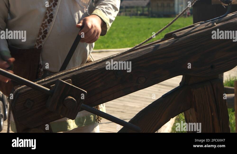 Ancient catapult Stock Videos & Footage - HD and 4K Video Clips - Alamy