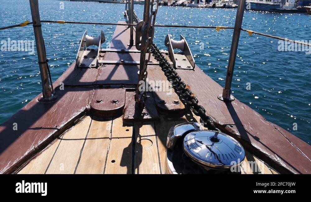 Chain winch Stock Videos & Footage - HD and 4K Video Clips - Alamy