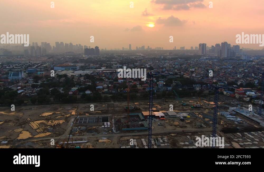 Crowded crane Stock Videos & Footage - HD and 4K Video Clips - Alamy