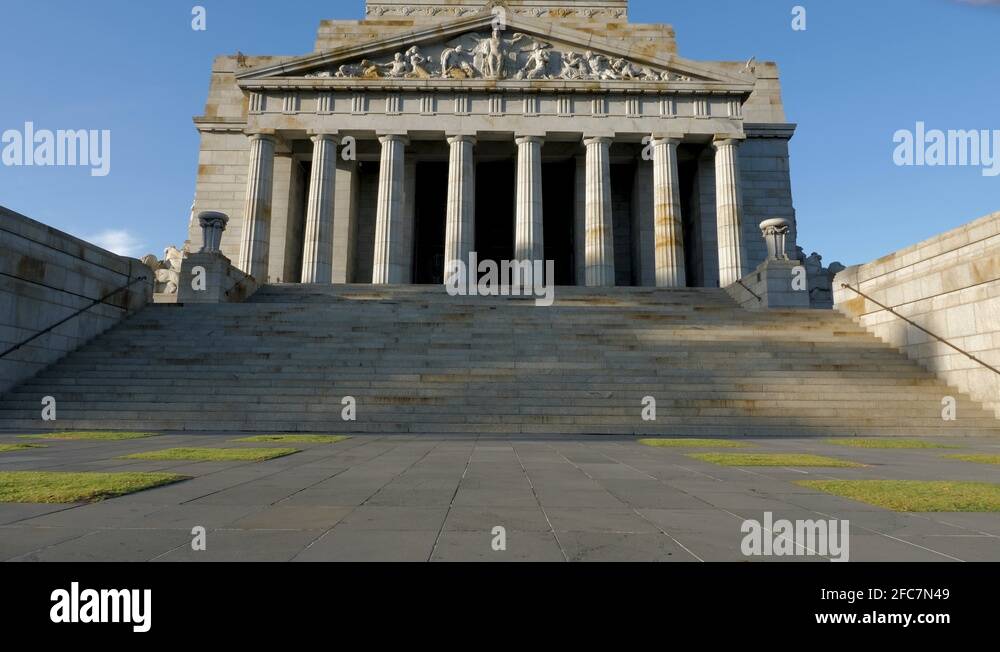 Shrine of Remembrance, melbourne Anzac day, anzac parade Stock Video ...