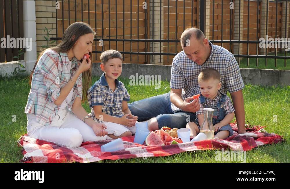 Red hair family mother father Stock Videos & Footage - HD and 4K Video ...