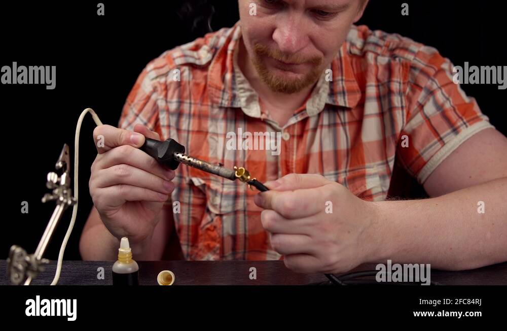 Cable tip Stock Videos & Footage - HD and 4K Video Clips - Alamy