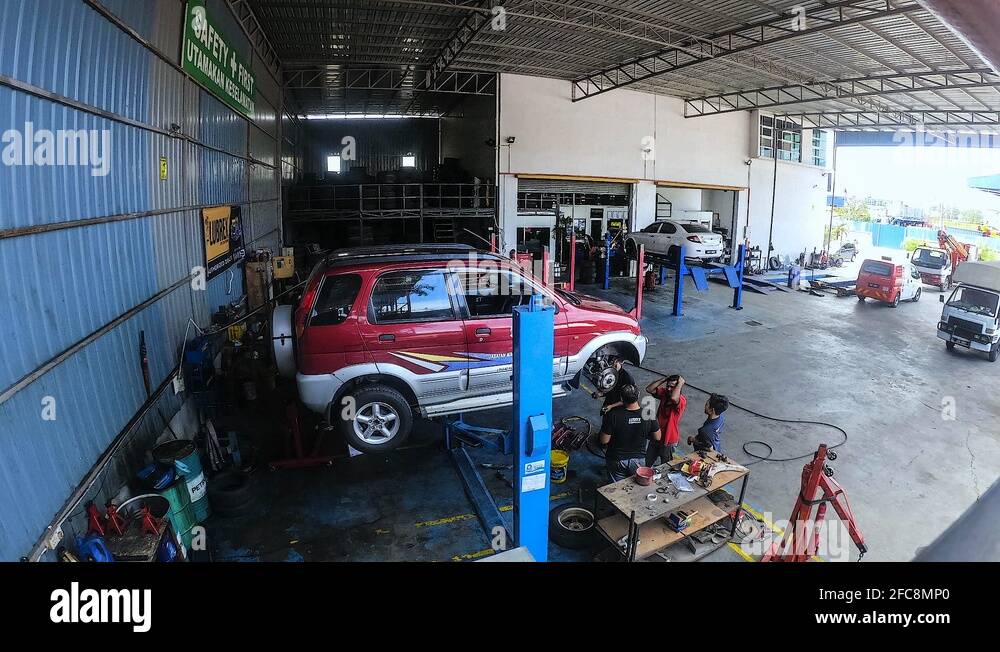 Car repair time Stock Videos & Footage - HD and 4K Video Clips - Alamy