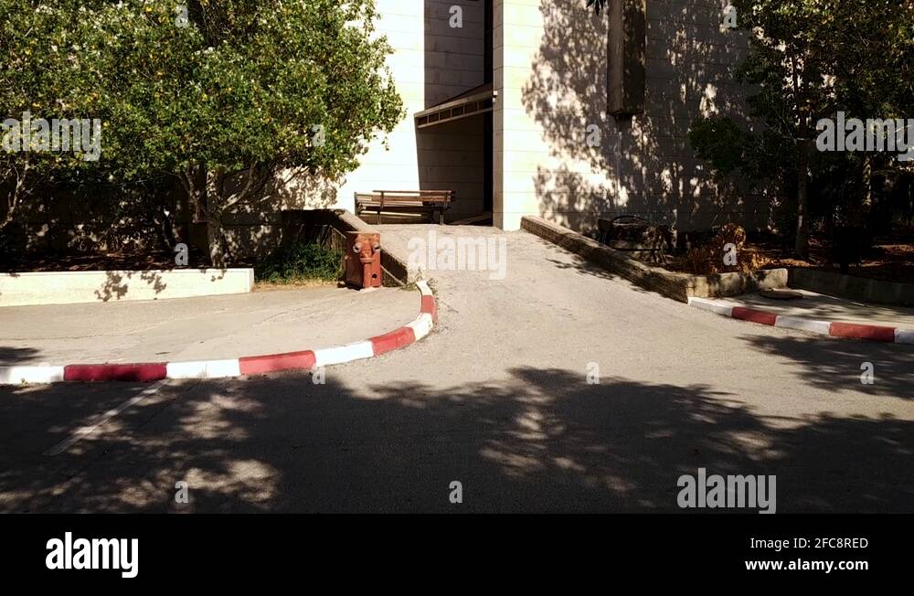 Campus streets Stock Videos & Footage - HD and 4K Video Clips - Alamy