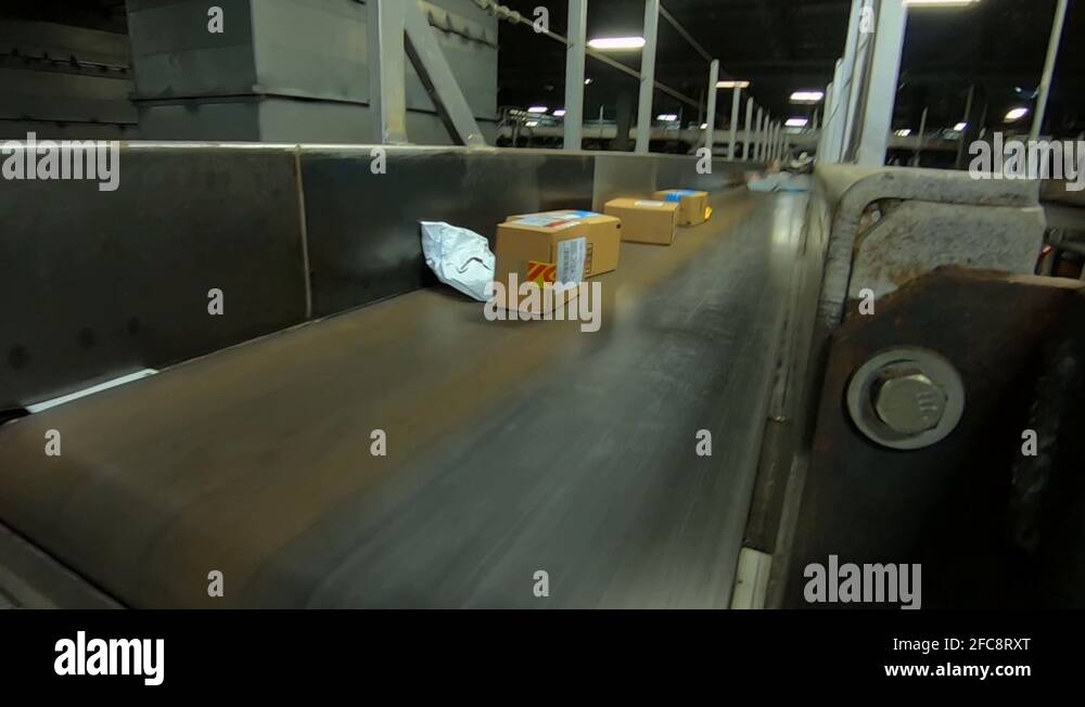 Fedex ups Stock Videos & Footage - HD and 4K Video Clips - Alamy