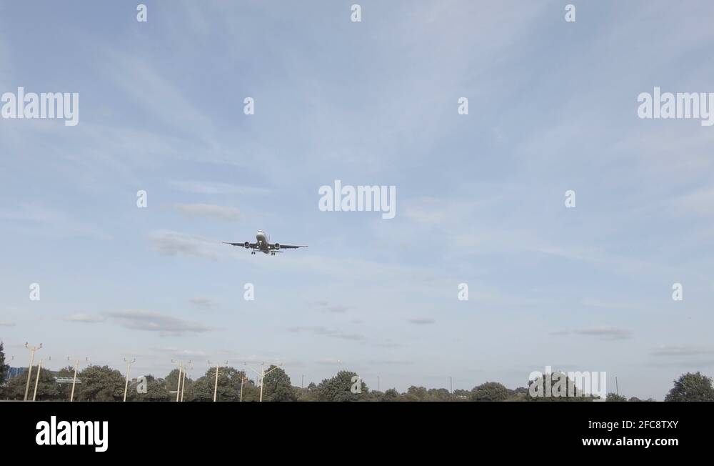 Airport overhead uk Stock Videos & Footage - HD and 4K Video Clips - Alamy