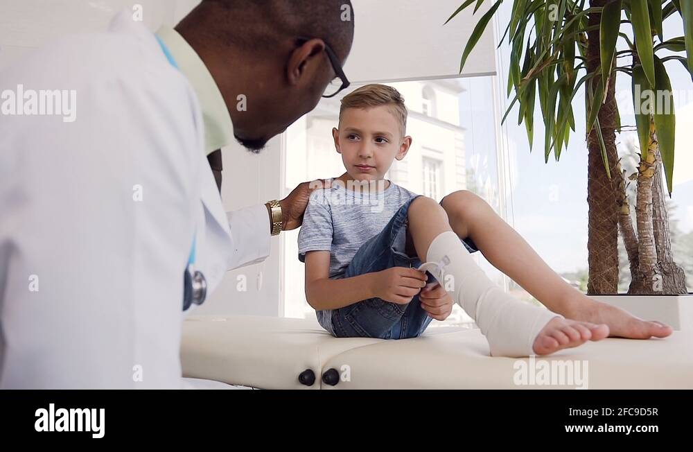 Patient with bandage Stock Videos & Footage - HD and 4K Video Clips - Alamy