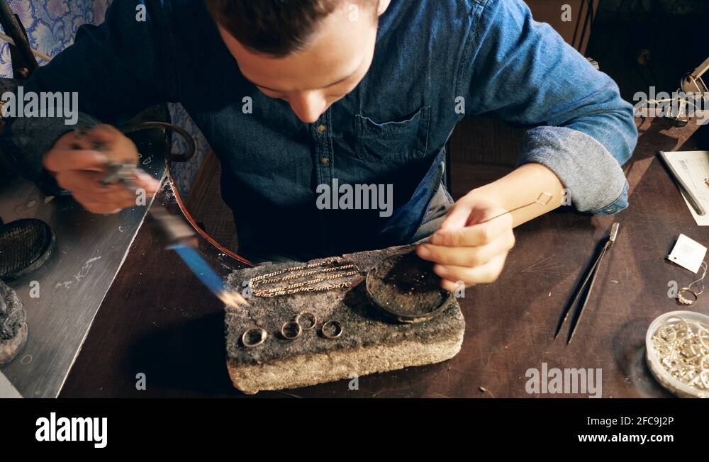 Silver chains Stock Videos & Footage - HD and 4K Video Clips - Alamy