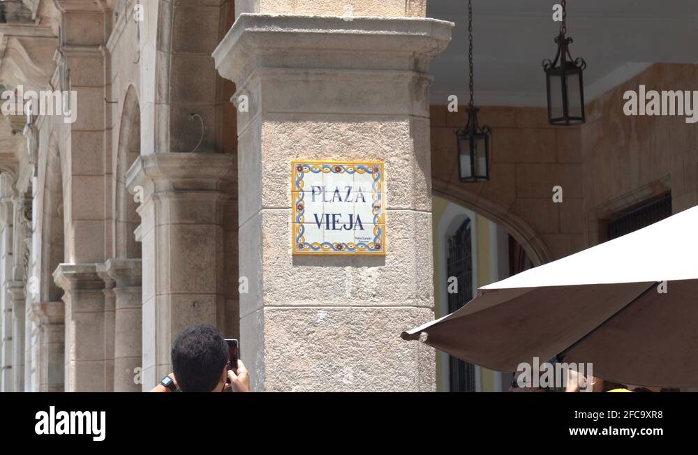 Pillar plaza Stock Videos & Footage - HD and 4K Video Clips - Alamy